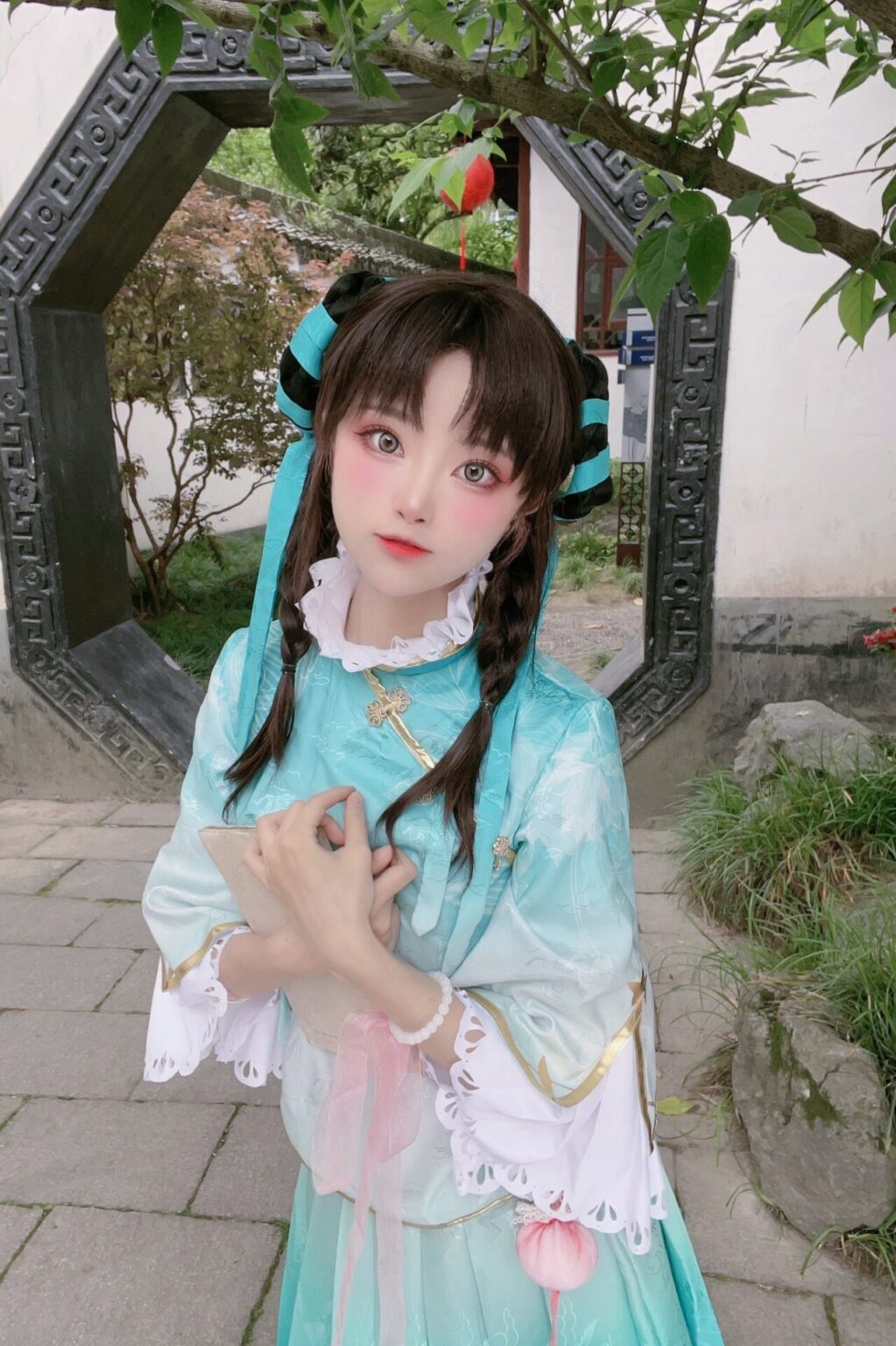 Xiaorou SeeU: A cosplayer beyond the world’s standards | 旗袍的新故事