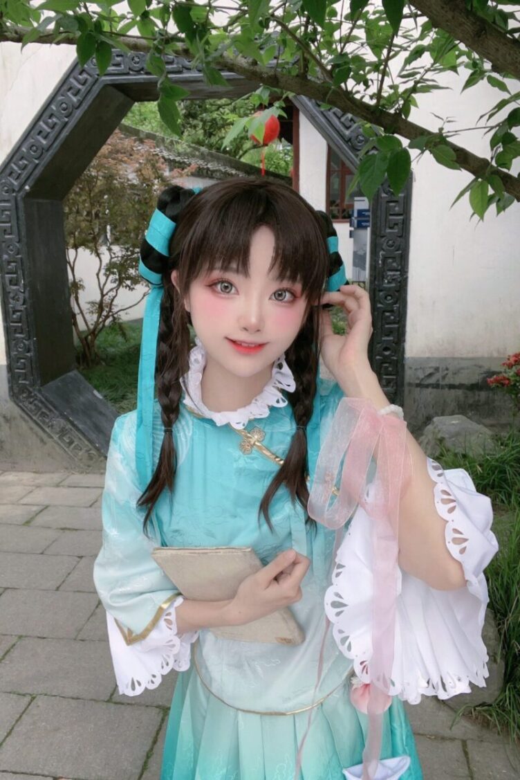 Xiaorou SeeU: A cosplayer beyond the world’s standards | 旗袍的新故事