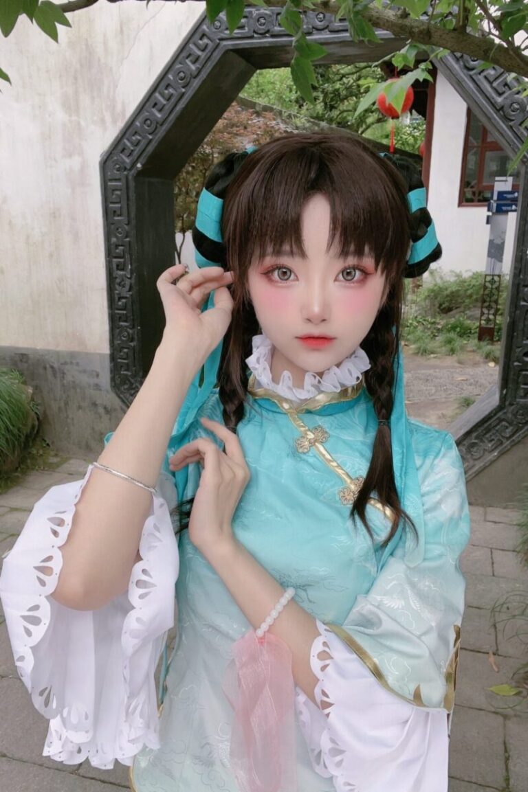 Xiaorou SeeU: A cosplayer beyond the world’s standards | 旗袍的新故事