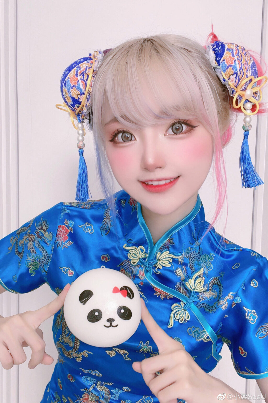 Xiaorou SeeU: A cosplayer beyond the world’s standards | 旗袍的新故事